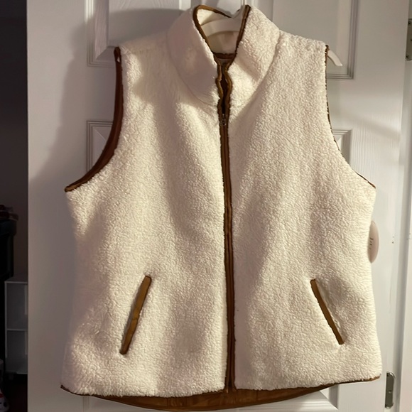 ib diffusion | Jackets & Coats | Ivory Sherpa Vest | Poshmark